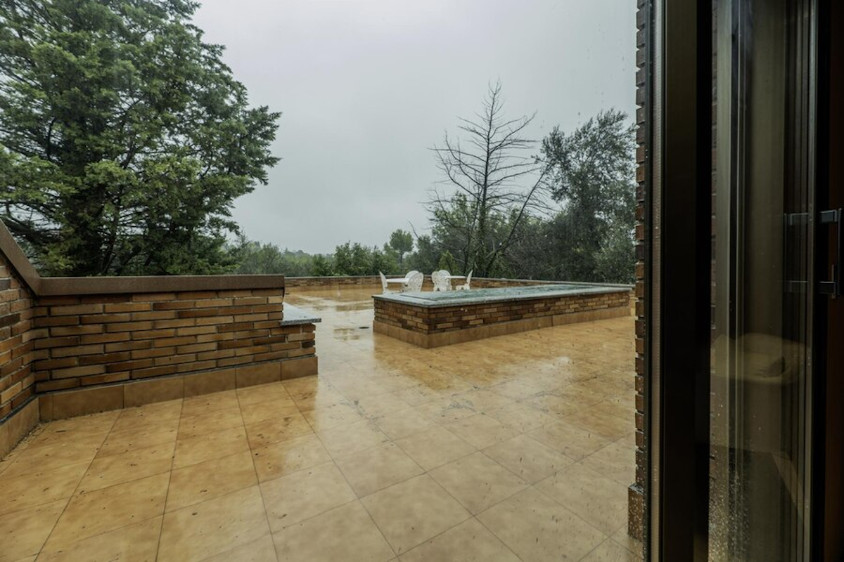 Où et comment installer un caniveau de drainage sur sa terrasse