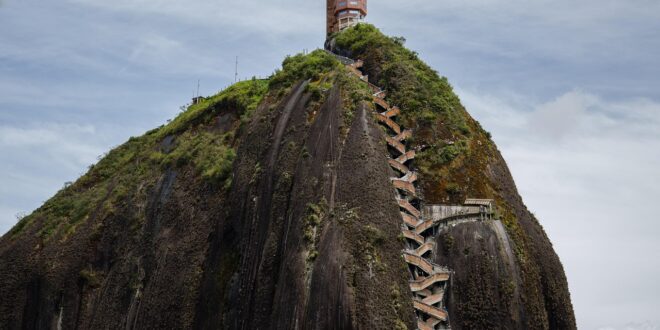 Guatapé, le village coloré de Colombie et l’ascension du rocher El Peñol